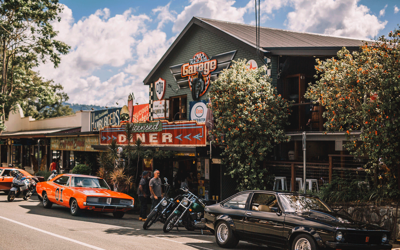 BOOK YOUR TABLE AT RICKS GARAGE – Ricks Garage Palmwoods